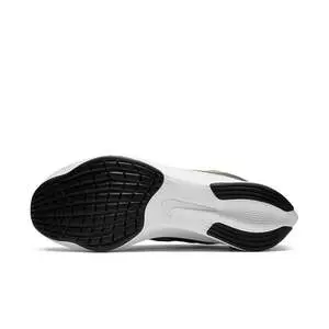 Nike Zoom Fly 3 Low Top Sneakers