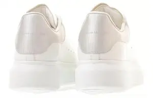 Alexander McQueen Oversized Sneakers - White/silver
