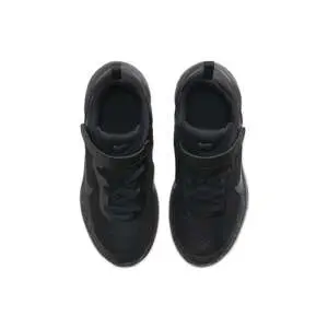 Nike Revolution 7 Sneakers