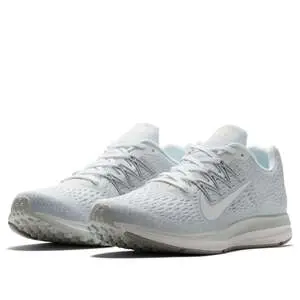 Nike Zoom Winflo 5 Athletic Sneakers - Black
