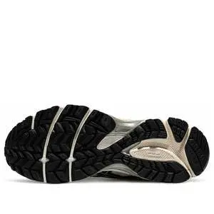 Asics Gel-kahana Fl Athletic Sneakers - White/black