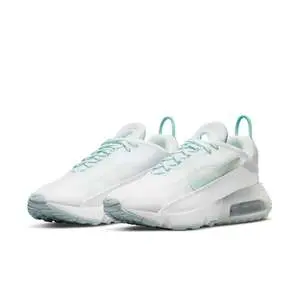 Nike Max 2090 Low Top Sneakers - White/green