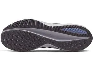 Nike Zoom Vomero Athletic Sneakers - Grey