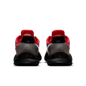 Nike Kyrie Low "bred" Basketball Sneakers