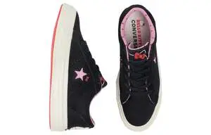 CONVERSE X Hello Kitty One Star Suede Low Top Sneakers - Black