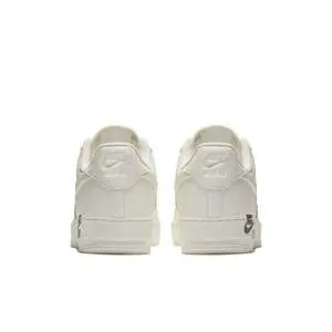 Nike Force 1 '07 Low Top Sneakers