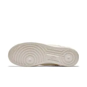Nike Force 1 '07 Low Top Sneakers