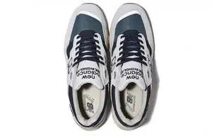 NEW BALANCE 1530 Sneakers