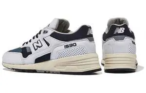 NEW BALANCE 1530 Sneakers