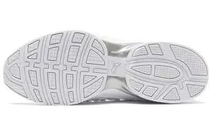 PUMA Axelion Perf Low Top Sneakers