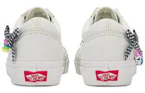 VANS Old Skool Low Top Sneakers - White/black