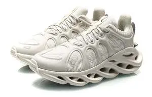 LI-NING Arc Ace X New York Fashion Week 2019 Sneakers - White/beige