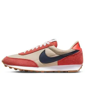 Nike Nike Daybreak Cinnabar Sanddrift Gum Low Top Sneakers Red