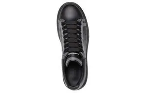 Alexander McQueen Oversized Sneaker With Contrast Stitching - Black/silver