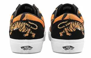 VANS Style 36 Low-top Sneakers With Embroidered Tiger Detail - Black/orange