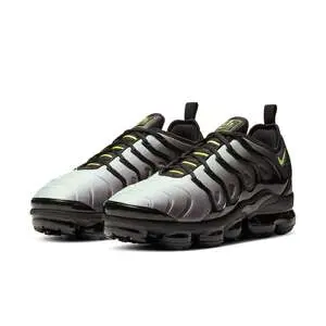 Nike Vapormax Plus Sneakers - Black