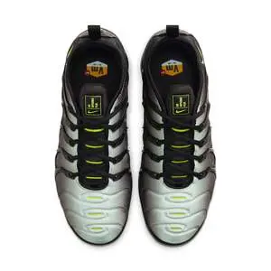 Nike Vapormax Plus Sneakers - Black