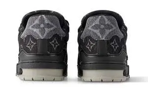 LOUIS VUITTON Trainer Sneakers