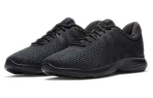Nike Revolution 4 Low Top Sneakers - Black/black