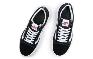 VANS Old Skool Overt Comfycush Sneakers - Black/white