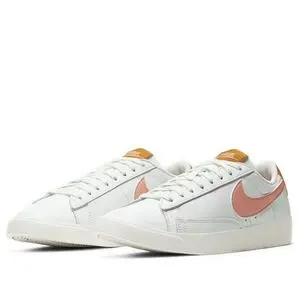 Nike Blazer Low Sneakers