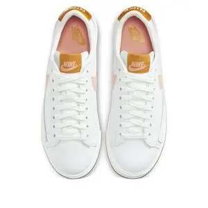 Nike Blazer Low Sneakers - White/pink