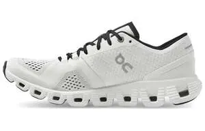 On Cloud X Sneakers - White/black