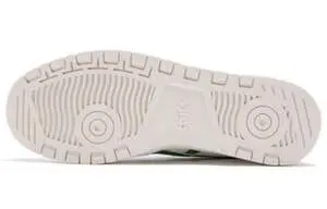 Asics Aaron Low Top Sneakers - White/green