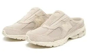 NEW BALANCE 2002r Mule - Light Graybrown