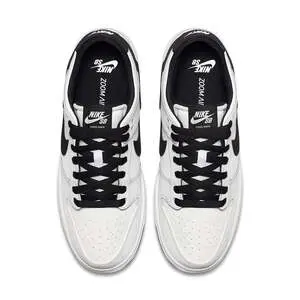 Nike Dunk Low Pro "ishod Wair" Sneakers - White
