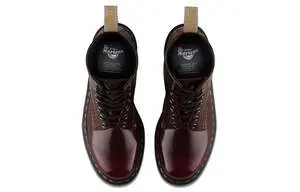 Dr. Martens 1460 8-eye Boots