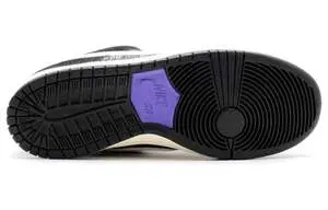 Nike Dunk Low Sneakers