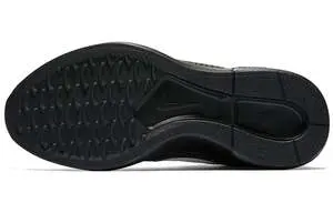 Nike Duel Racer Sneakers