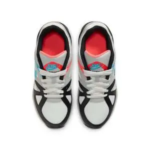 Nike Zoom Structure Sneakers