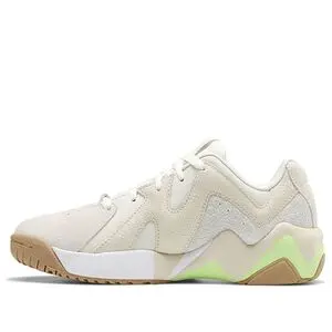REEBOK Hurrikaze 2 Low Sneakers - Cream