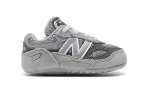 NEW BALANCE 990 V6 Sneakers