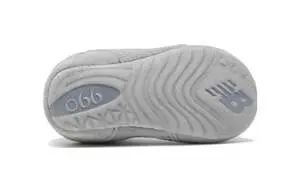 NEW BALANCE 990 V6 Sneakers