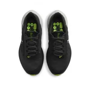 Nike Zoom Winflo Shield Sneakers