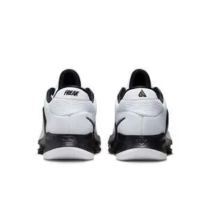 Nike Zoom Freak Tb Sneakers