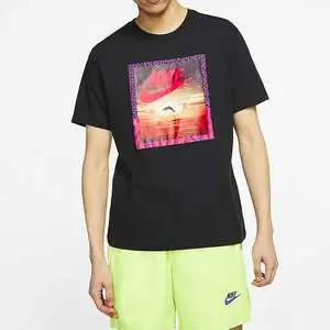 Nike Short Sleeve Graphic Tee