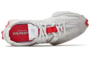 NEW BALANCE Levi's X 327 Sneakers - Grey/red