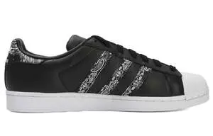 Adidas Superstar 'graffiti' Sneakers