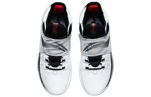 LI-NING Sonic 9 Athletic Sneakers