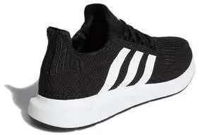 Adidas Swift Run "core " Sneakers - Black