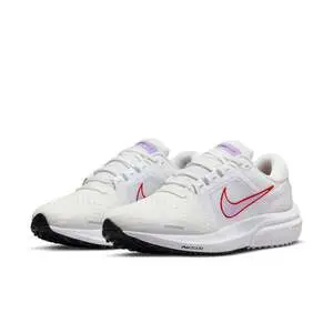 Nike Zoom Vomero 16 Athletic Sneakers