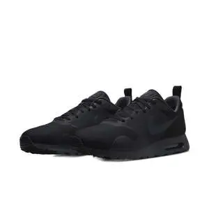 Nike Max Tavas Sneakers