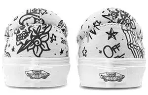 VANS Classic Slip-on 'u-color' Low Top Sneakers - White/black