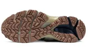 Asics Gel-kahana Low Top Sneakers - Light Grey