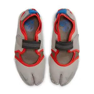 Nike Rift Split-toe Sneakers
