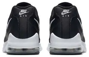 Nike Max Invigor Sneakers - Black/white